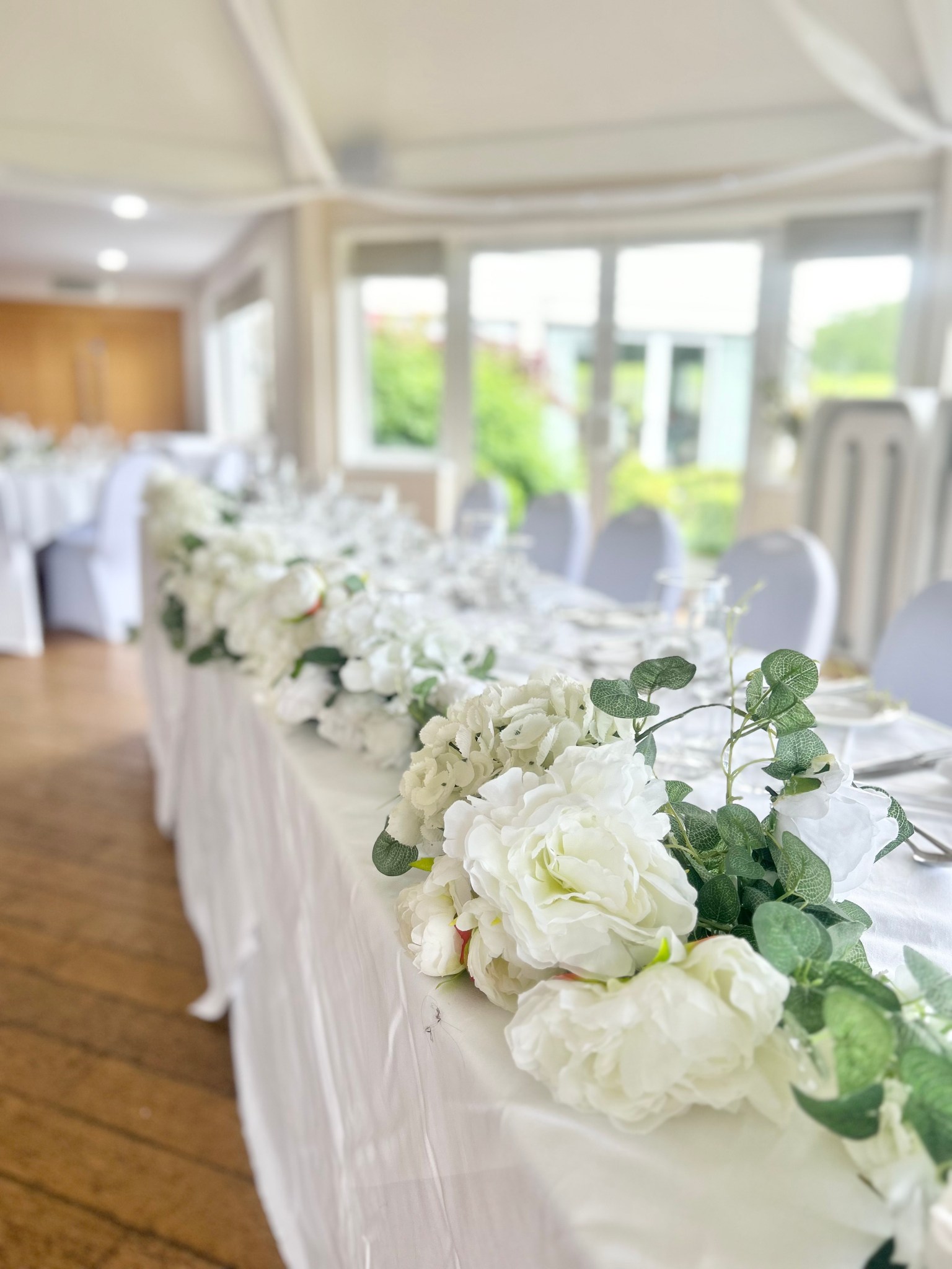 Floral top table arrangements – Blossom Belle Co